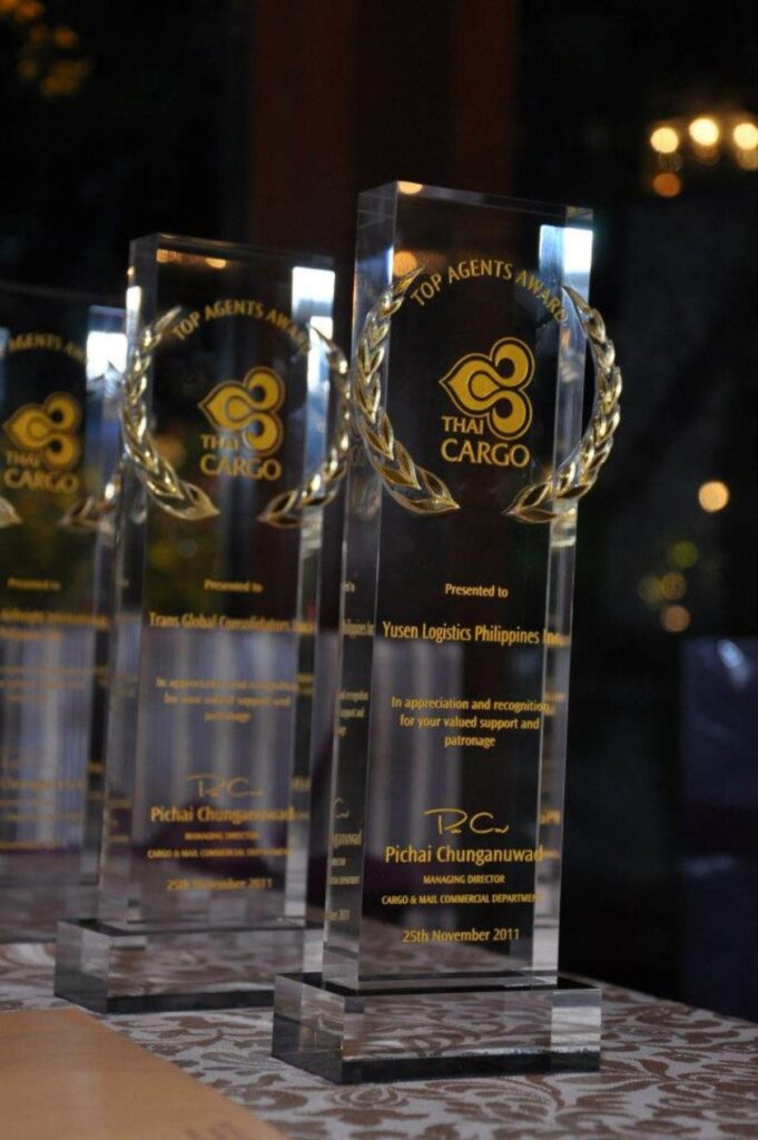 Why Is El Oro The Best Trophy Supplier Today? | El Oro Engraver